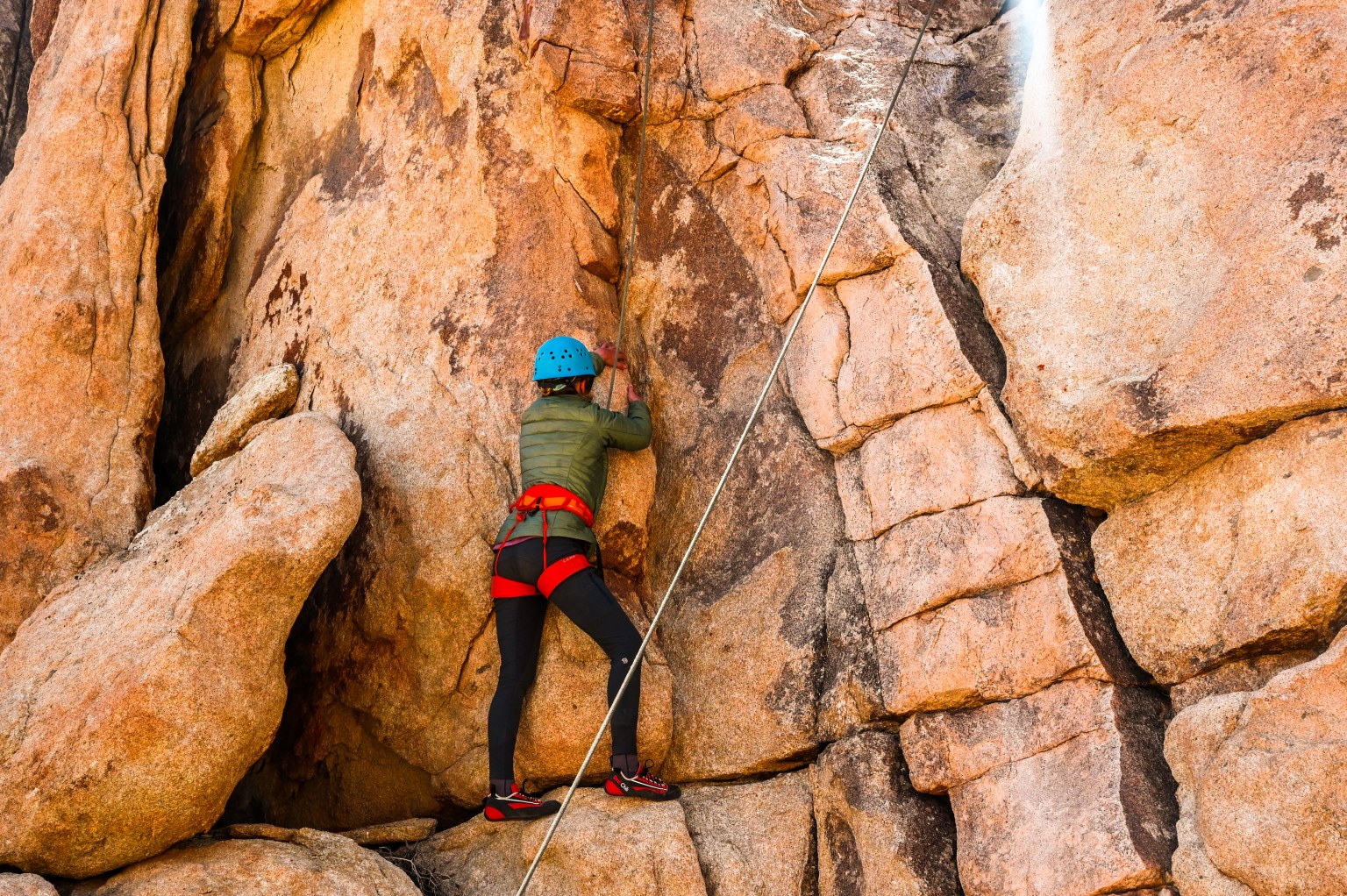 Rock Climbing in Joshua Tree: A Can't Miss Adventure - TWO OUTLIERS