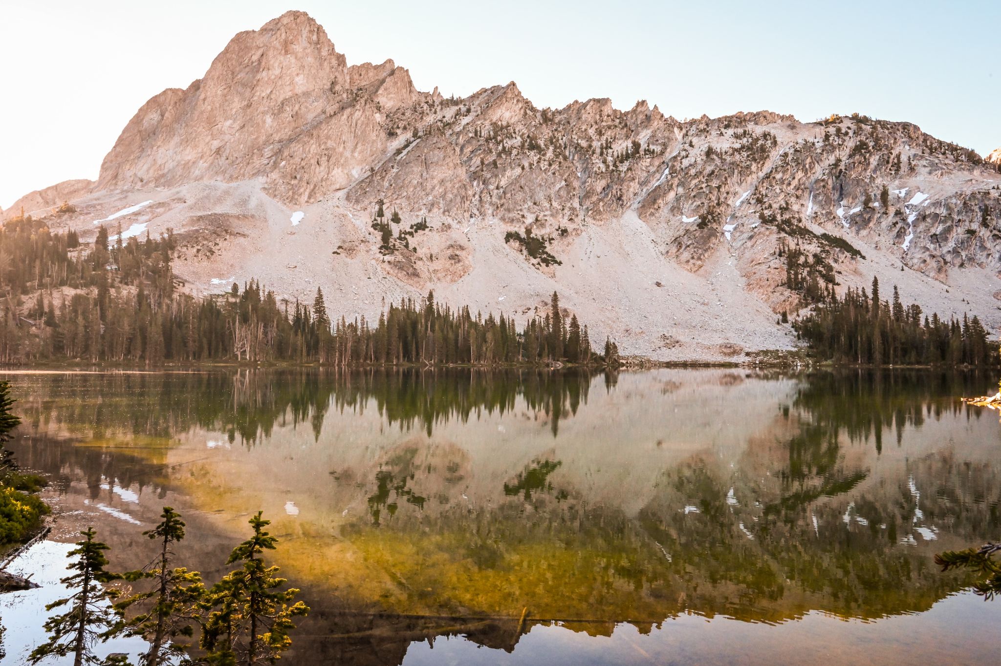 Alice Lake in Idaho's Sawtooth Mountains: A Complete Guide