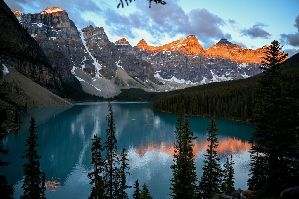 How to See an Amazing Sunrise at Moraine Lake in Banff